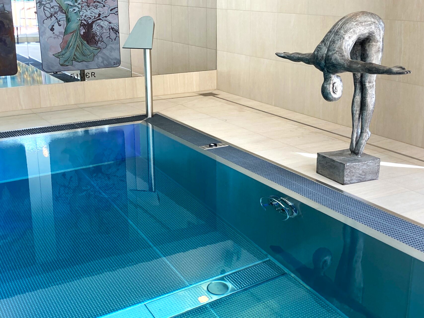 Bassin à débordement Hôtel Spa Husseren Collections | Piscine Art Inox